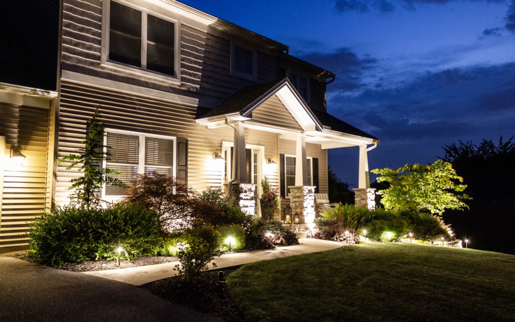 How to Install Landscape Lighting - Hamilton Park Home | Inspiration ...